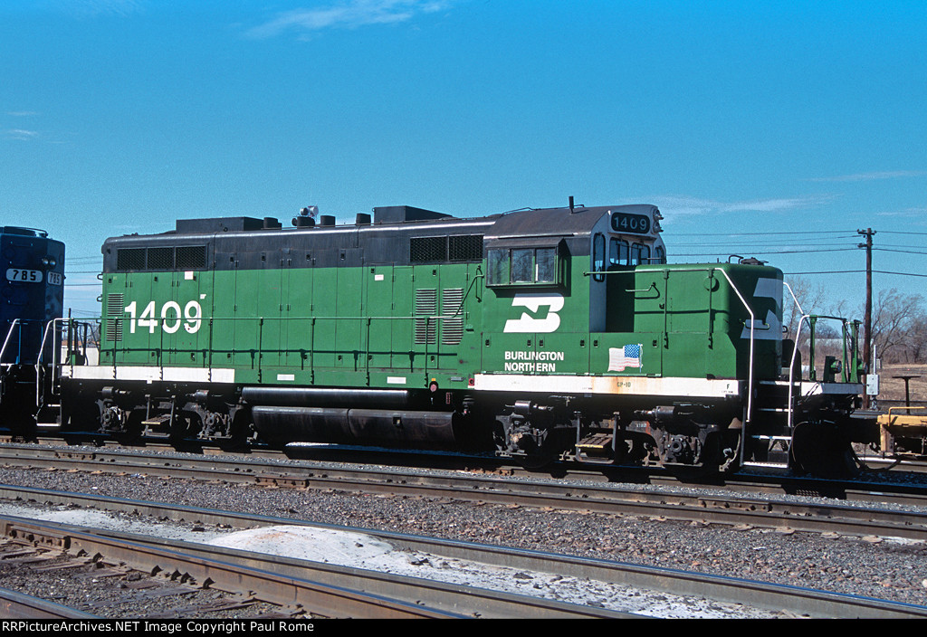 BN 1409, EMD GP10, at BN's Eola Yard